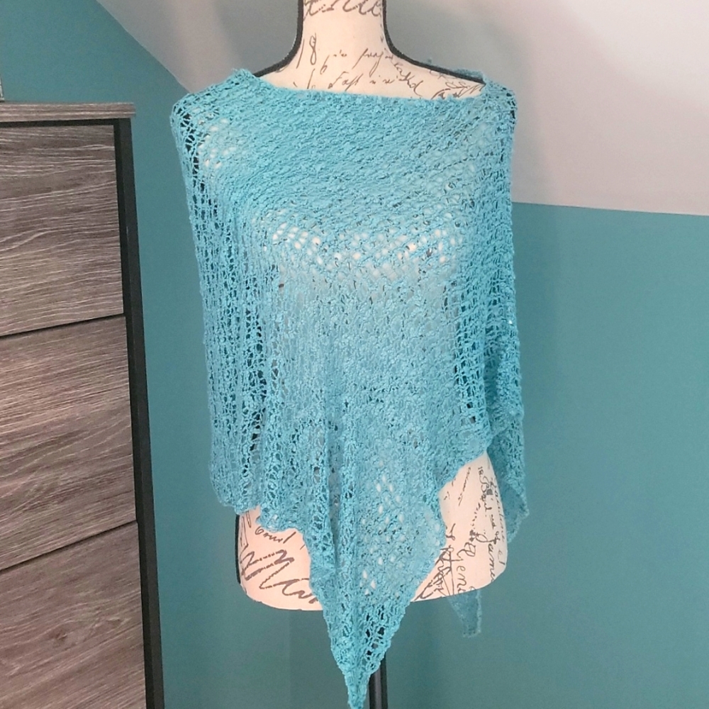Banyan Tree Asymmetrical Lightweight Poncho - Gem